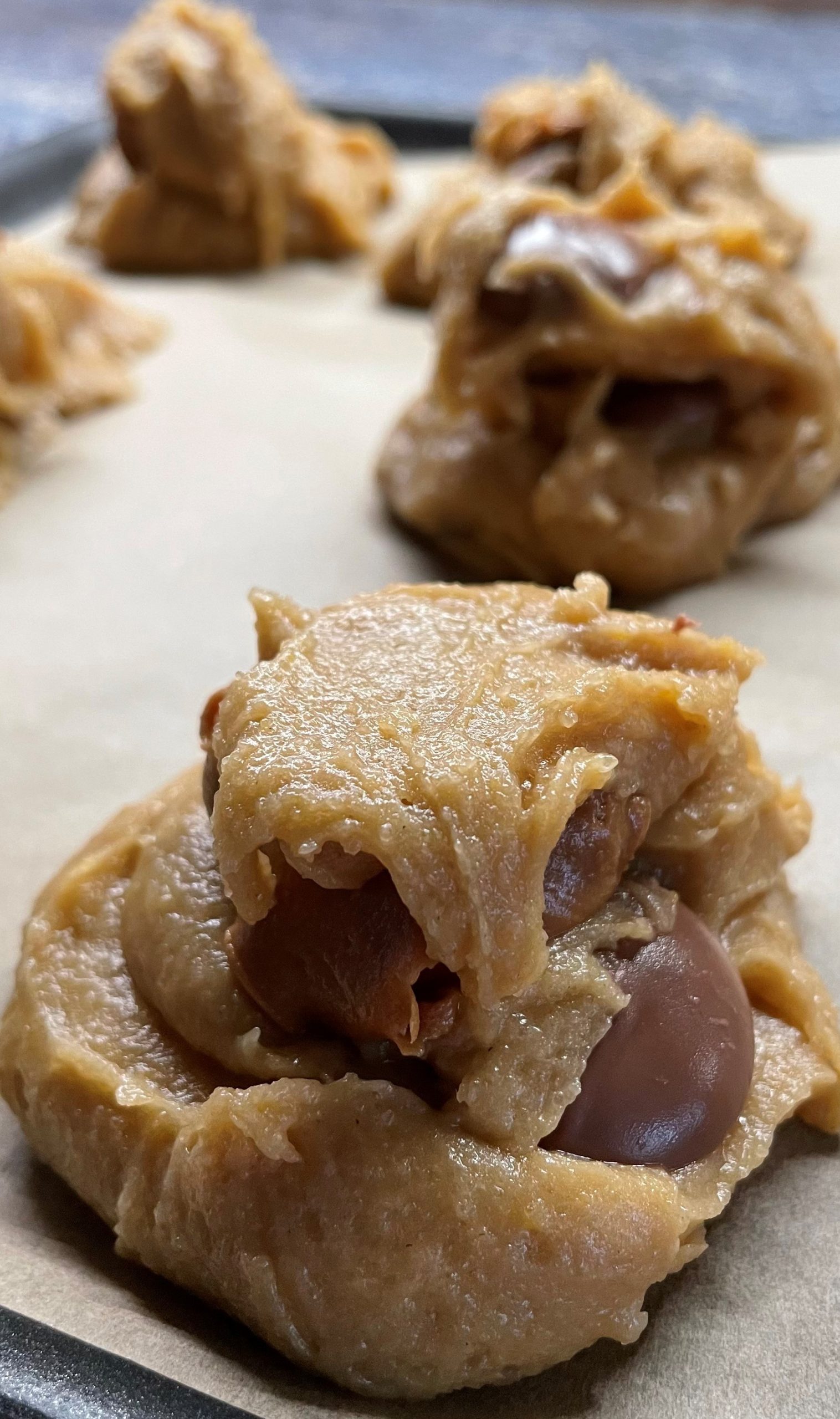 Coffee, Biscoff, Chocolate Caramel Button Cookies - The Monday Corner